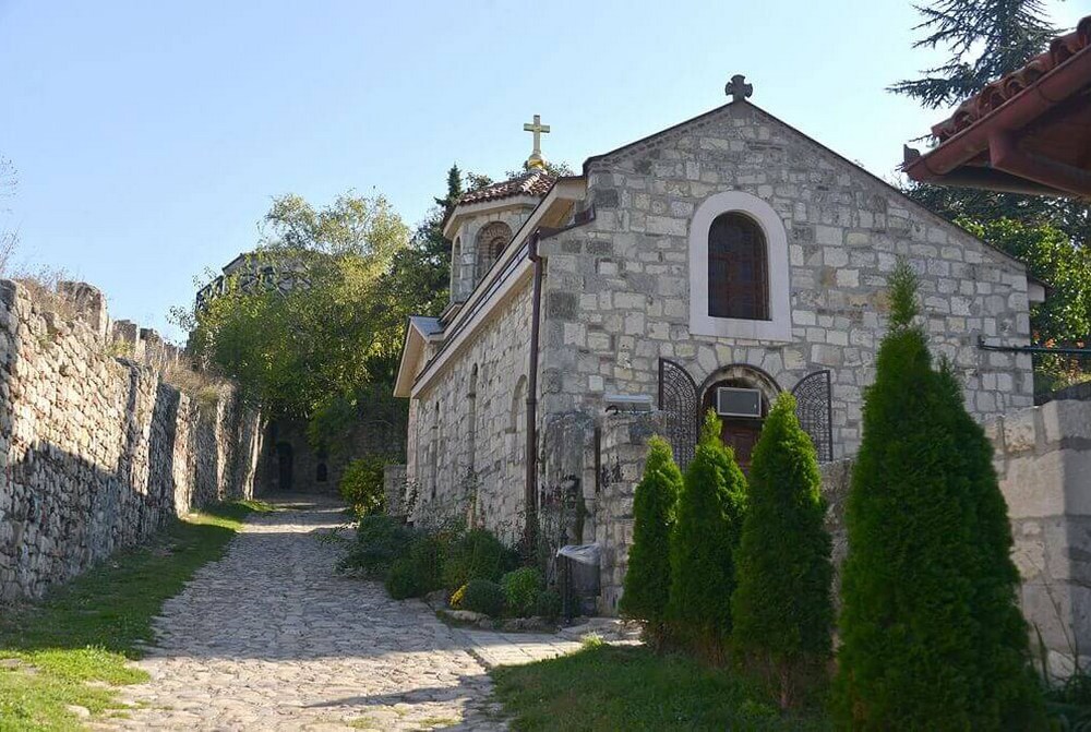 ČUDOTVORNI IZVOR ISPOD HRAMA SVETE PETKE